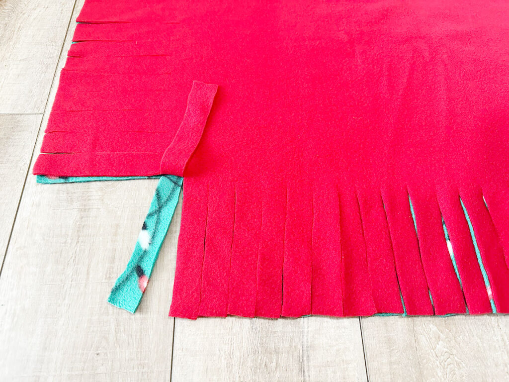 No Sew Fleece Blanket Instructions PDF + Tutorial - Craft Projects for ...